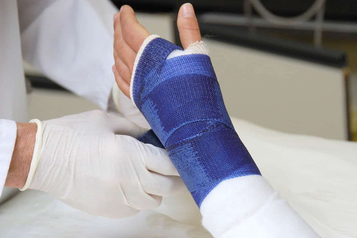 10 Great Ways to Stay Active in a Cast - Getting Old And Fit